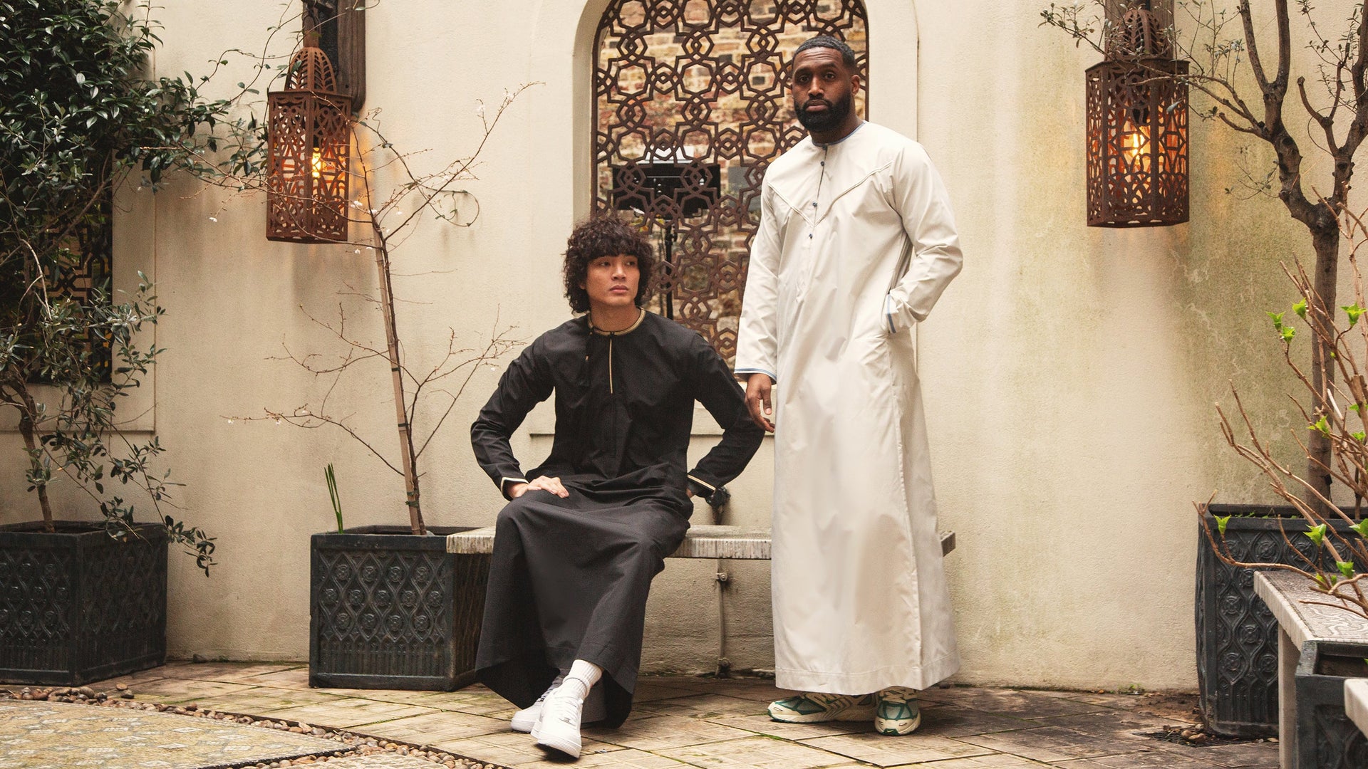 Men's Thobes - Omani, Collar, Wedding & More - CAVE